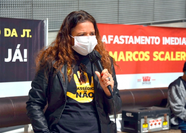 Servidores fazem panfletaço e exigem afastamento imediato de Marcos ...
